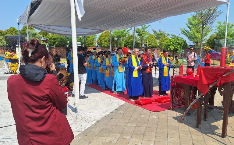 Dokumentasikan Perayaan Peh Cun di Pekalongan, Mahasiswa DKV ISI ...